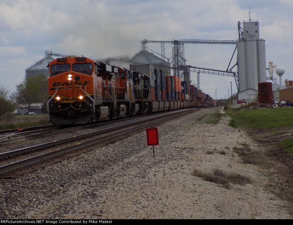 BNSF 7594